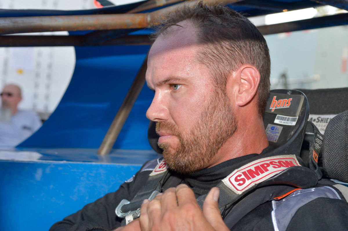 Lewis follows MLB career with surprise visit - Bakersfield Speedway